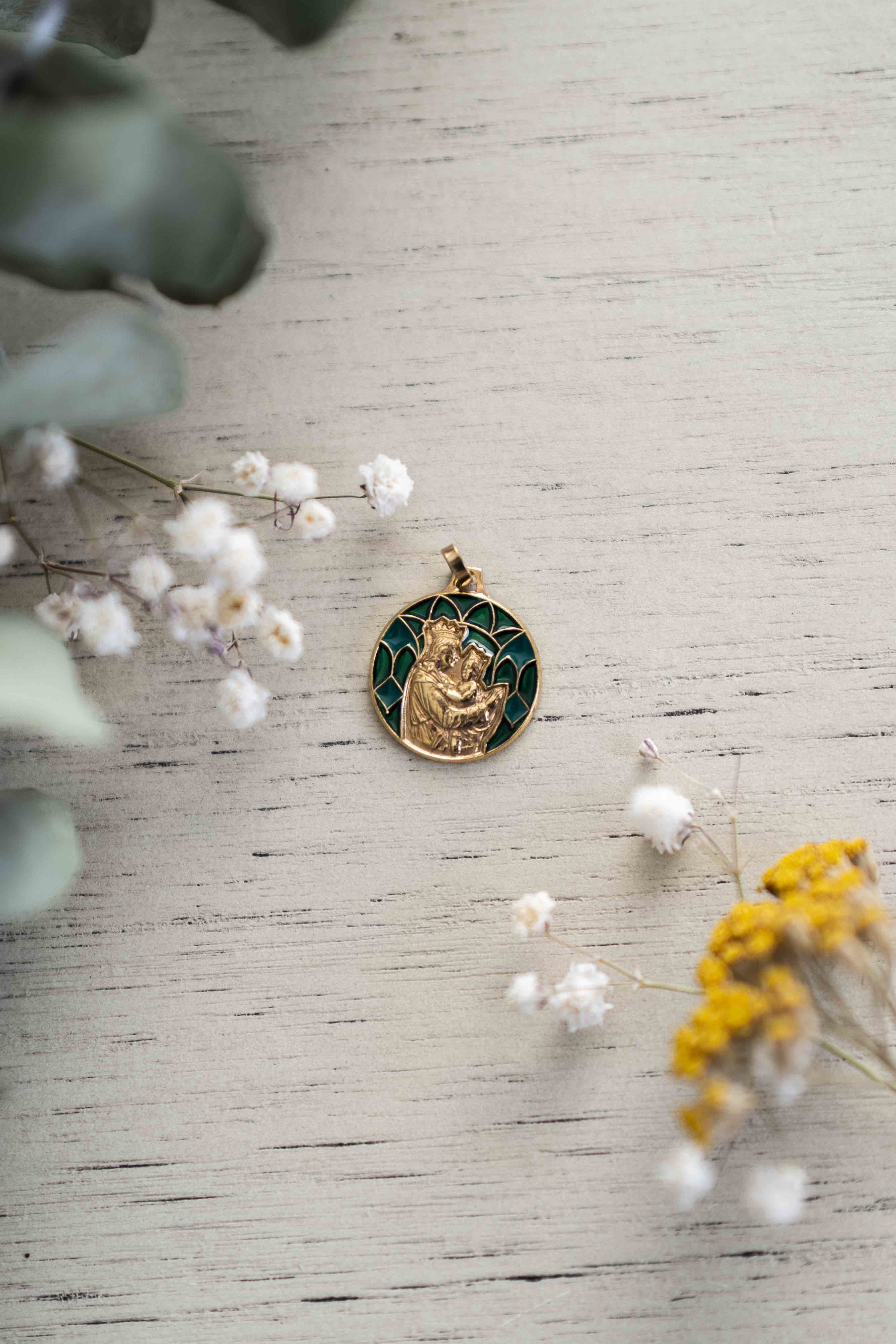 Charm Bar – GABRIELLE ISABEL